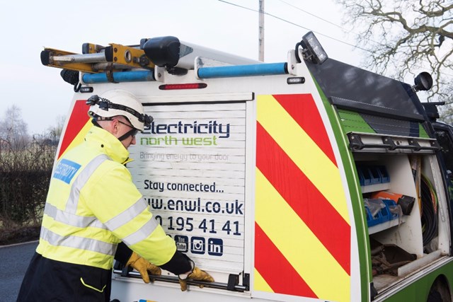 ENWL linesman 015 2018