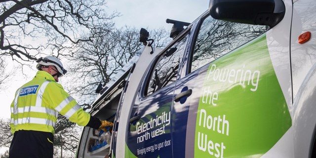 ENWL linesman 014 2018