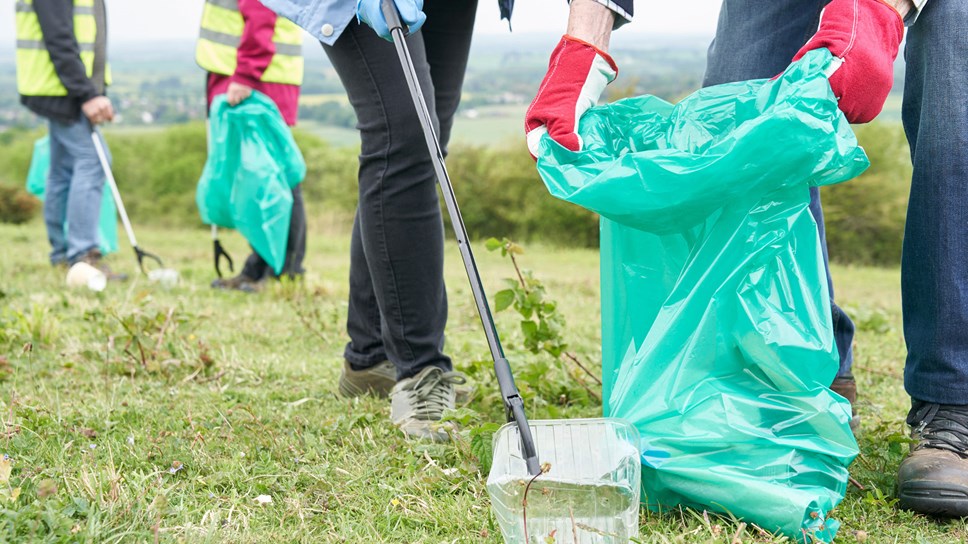 Litter Picking-2 | Cotswold District Council News