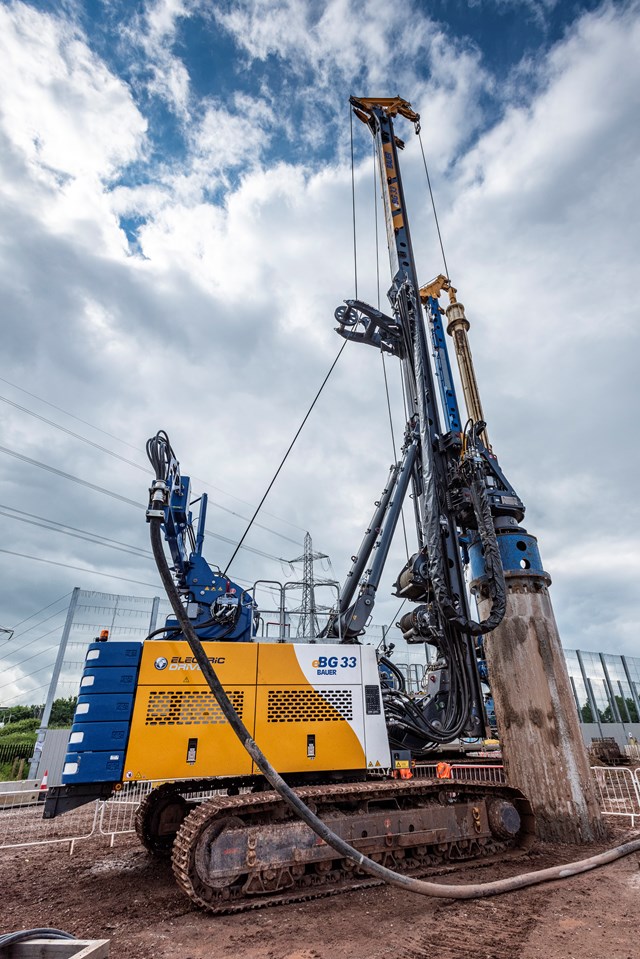 The new BAUER eBG33 piling rig which cuts 1,200kg of CO2 per day and ...