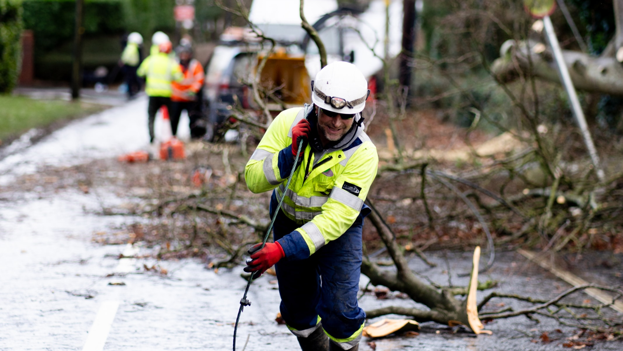 Storm Darragh - electricity networks issue safety advice as red warning ...