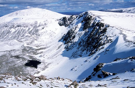 The snow covered coire an-t sneachda, northern corries, Cairngorms ...