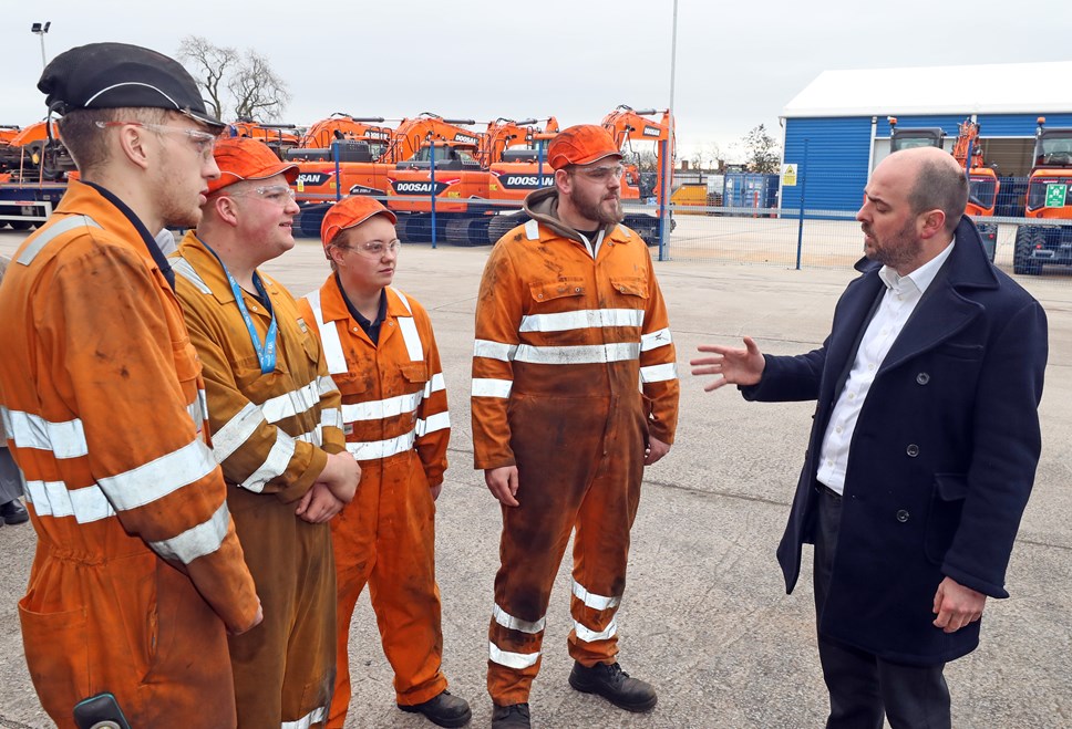 Richard Holden MP visit to First Bus x Reaseheath Apprentice Training ...