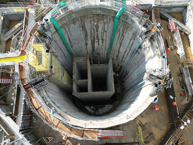 HS2 Amersham vent shaft construction showing internal work 50943 ...