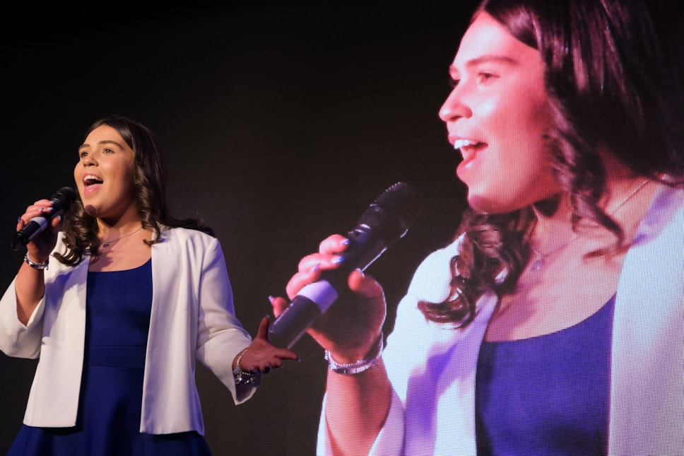 Aimee Sharp singing | East Ayrshire Council News