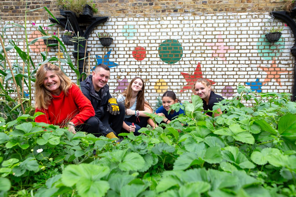 Staff, volunteers and children at Lumpy Hill Adventure Playground ...
