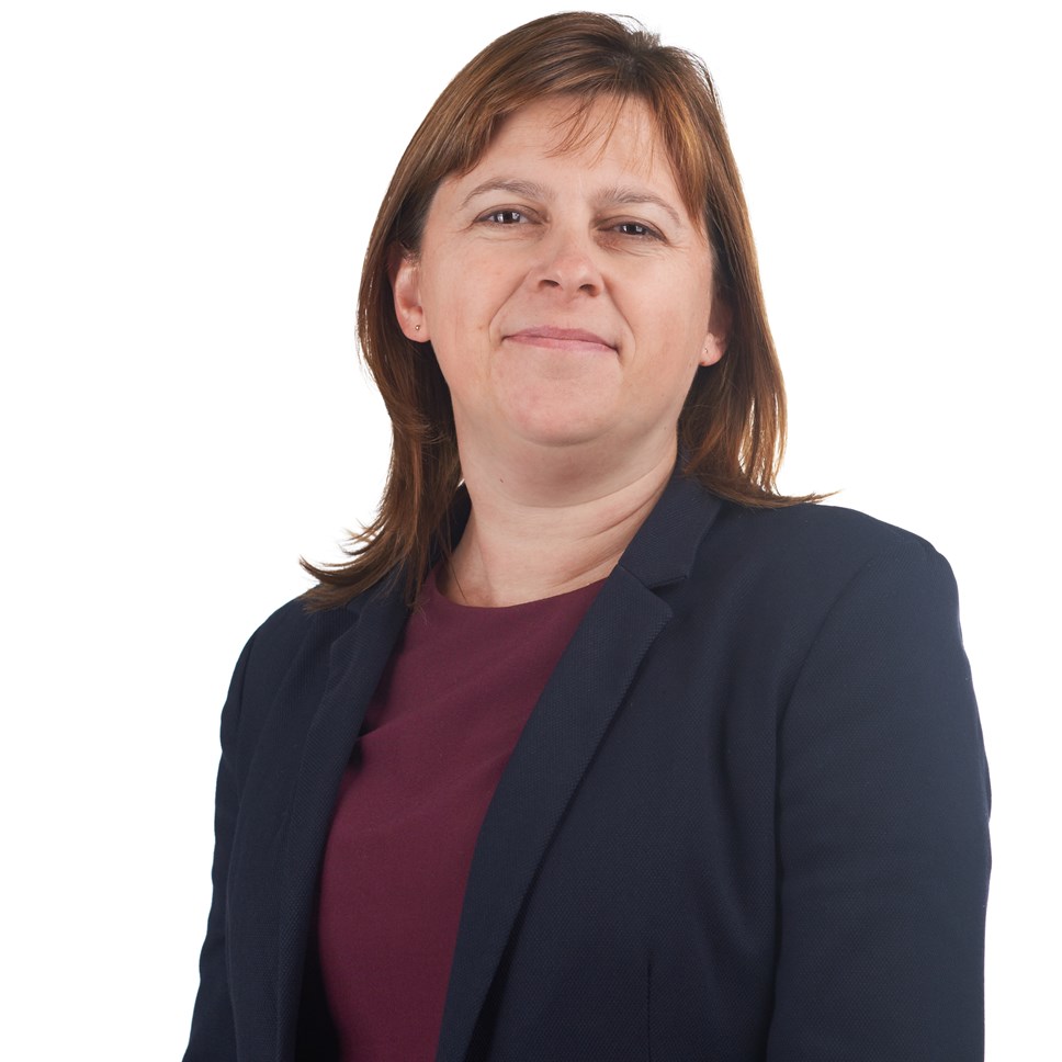 Kathryn-Fox-2100x2100-c17b5f51-3050-49c6-9da3-0c4a879324f4 | University ...