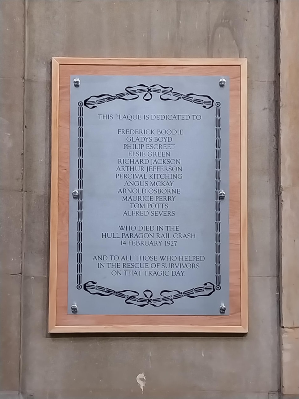 Hull memorial plaque (3) | TransPennine Express News
