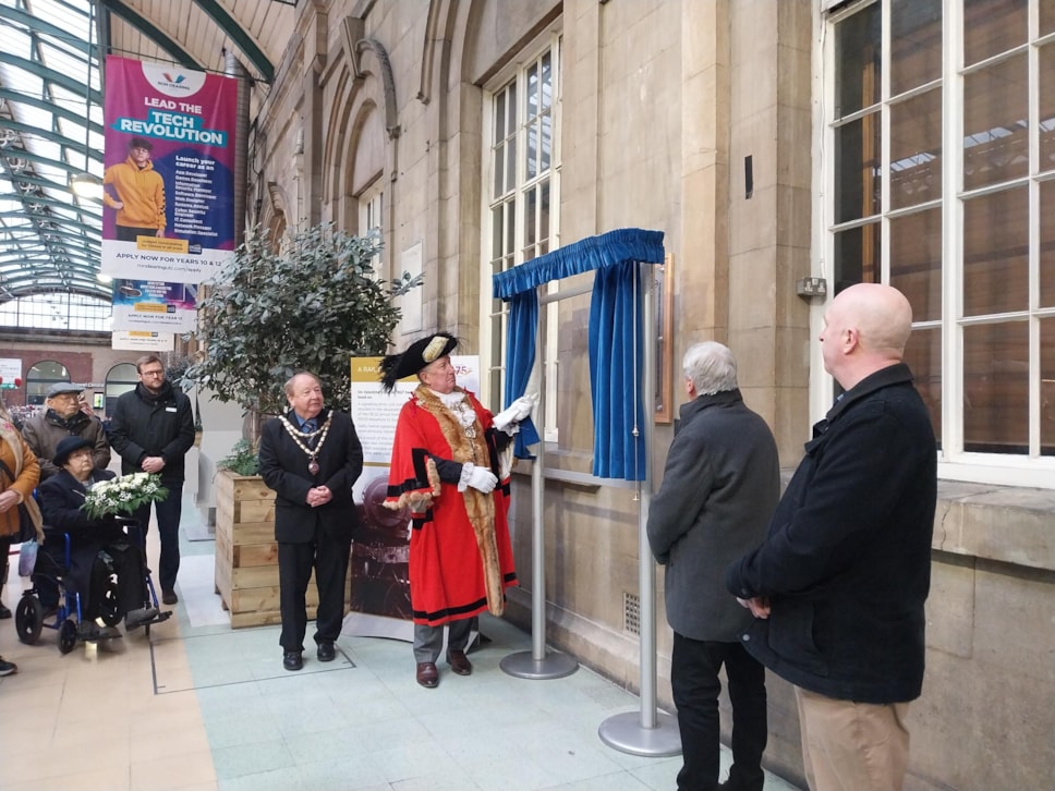 Hull memorial plaque (4) | TransPennine Express News
