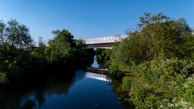 View of Colne Valley viaduct as it crosses the Grand Union Canal (June ...