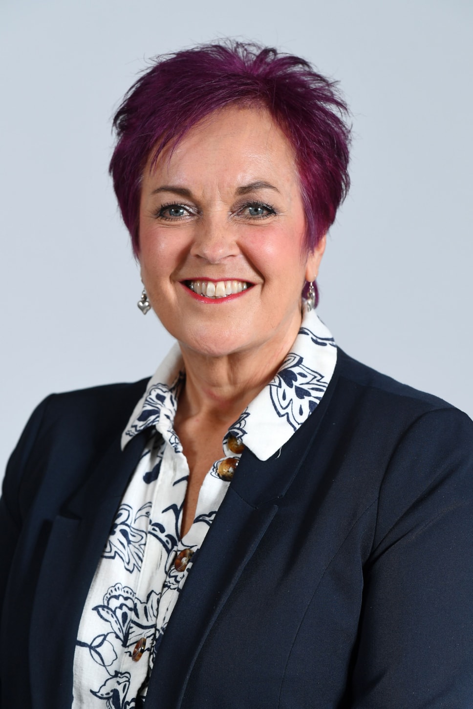 Dawn Bowden MS Minister for Children and Social Care (Portrait) | Welsh ...